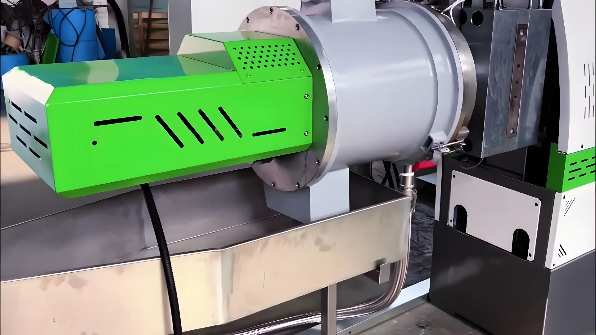 Démonstration d'une machine de granulation par compactage à deux étages ...